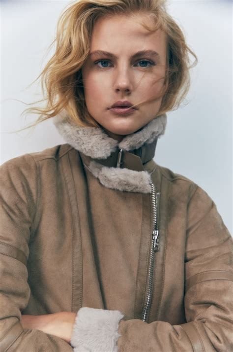 Britt Van Den Herik 100 Connected