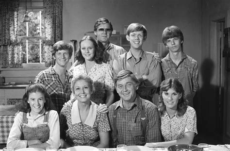 Mary Ellen From The Waltons Looks Wonderful With Gray Bob At 65
