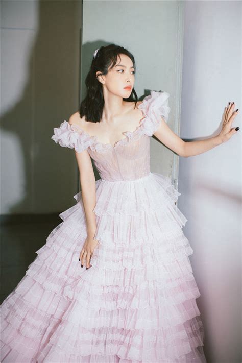 金鹰女神宋茜出席第30届中国电视金鹰节颁奖晚会 华美女神变身梦幻公主 影视资讯 音乐娱乐综合门户站 明星资讯 娱乐新闻 正版音乐试听 歌曲免费