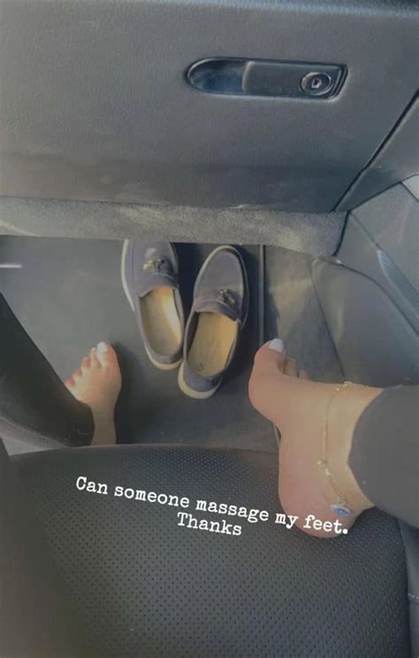 Anyone In London Can Meet Up And Wank Together To This Sluts Perfect
