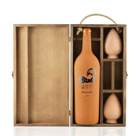 რქაწითელი თეთრი მშრალი ხის ყუთით და ქვევრებით 1 50 ლ წარწერის გრავირებით Niamori • ნიამორი