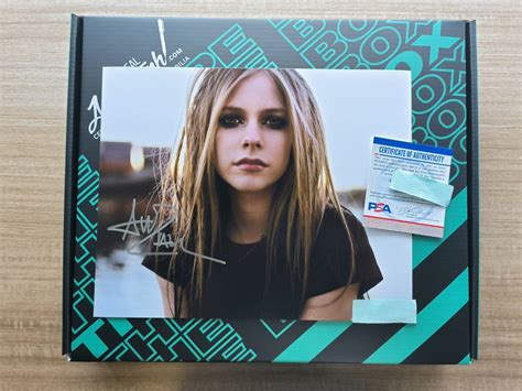 Yahoo オークション 歌手 シンガーソングライター Avril Lavigne ア