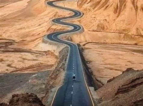 ყარაყორუმის გზატკეცილი რომელიც ყველაზე გრძელი მაღალმთიანი გზატკეცილია და რომლის აშენებას