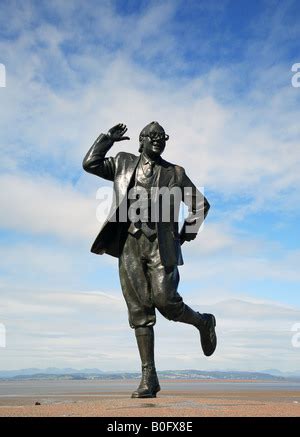 Statue Of Morecambe And Wise By Graham Ibbeson In The Foyer Of The