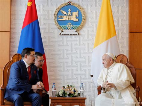 Улсын Их Хурлын дарга Г Занданшатар Гэгээн Ширээт Улсын Төрийн тэргүүйн