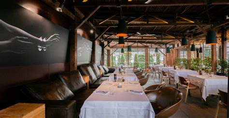 Балкански ресторант Весело село Направете от сега резервация за един вълшебен празник в