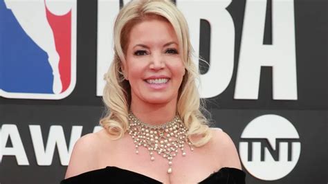 Jeanie Buss Net Worth From Courtside To Million Dollar Deals Bolavip Us