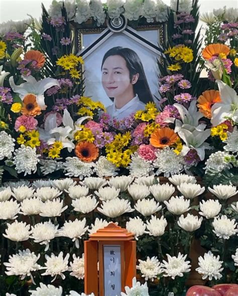 故 이희철→성우 유호한 심근경색 사망연이은 비보에 추모 물결 스타이슈