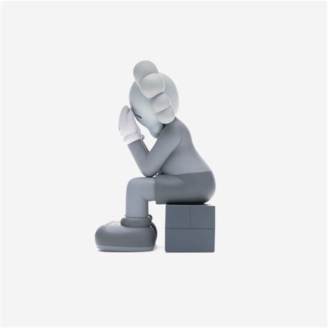 카우스 패싱 쓰루 오픈 에디션 바이닐 피규어 그레이 kaws kream