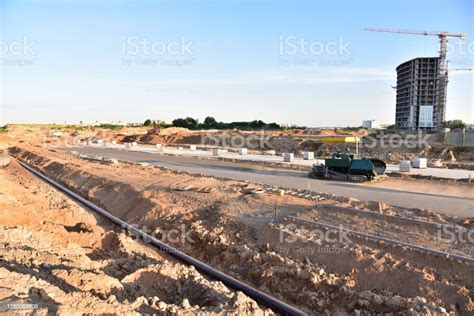 도로 작업 중에 롤러 기계를 포장합니다 포장 공사를 위한 건설 현장의 로드 롤러 0명에 대한 스톡 사진 및 기타 이미지 0명 개발 거리 Istock