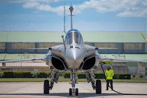 Κι όμως τα ουκρανικά ΜΜΕ υποκλίνονται στην Κίνα «Με την ασυγκράτητη ισχύ του το μαχητικό J 10c