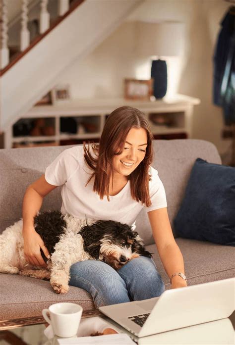 Nearly Half Of Pet Owners Think Jobs Should Offer Pet Anxiety Days