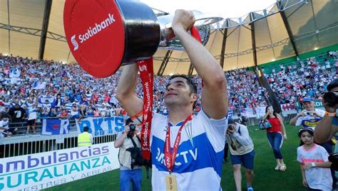 lo que llevó a la salida de cristián Álvarez de universidad católica