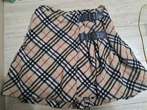 버버리 체크무늬 미니스커트 헬로마켓