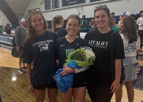 Robin Hankins Mcdaniel