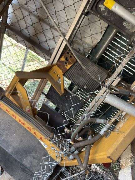 Farmall Loader Gary Realty And Auction