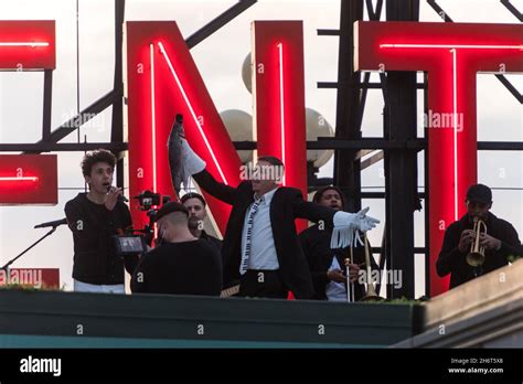 Seattle Usa 17th Nov 2021 Macklemore And Windser At Pike Place Market Shooting A Video Late