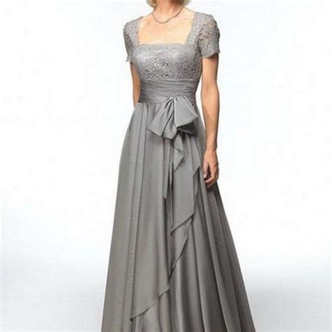 Святкові вечірні сукні для жінок 70 фото