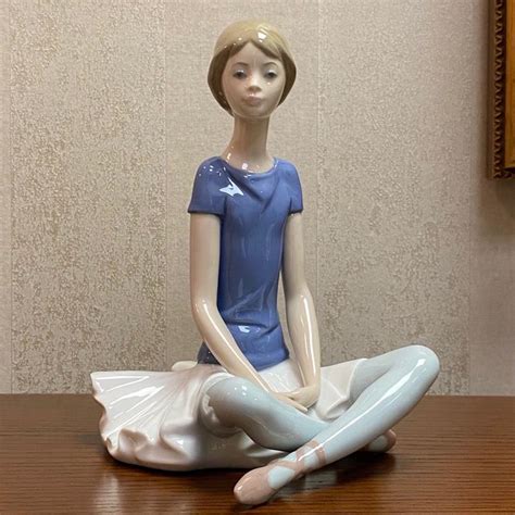 Фарфоровая статуэтка Lladro «балерина в темно синем 3 — цена 4400