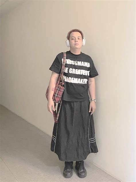 Ch Ng Trai M C V Y L Y N Ng L Ng M I V Th U Hi U Ph N H N