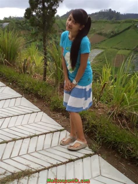 Pacaran Blusukan Di Hutan Sama Cewek Cantik Berjilbab 2014 Kumpulan