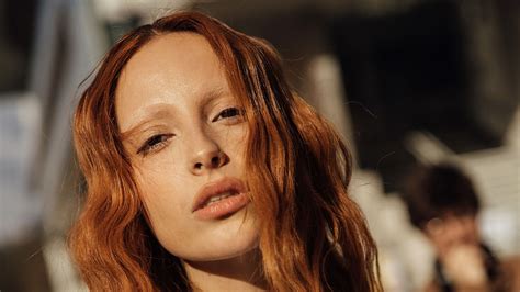 Minimalistische Make Up Routine In 5 Schnellen Schritten Zu Einem Frischen Look