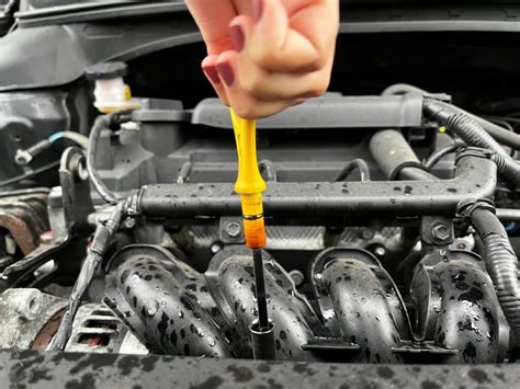 DIY: How to Check Your Engine Oil Level - ClickMechanic Blog
