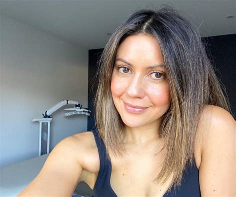 11 Spray Lotion Application Mistakes Youre Probably Making Explore Net Worth