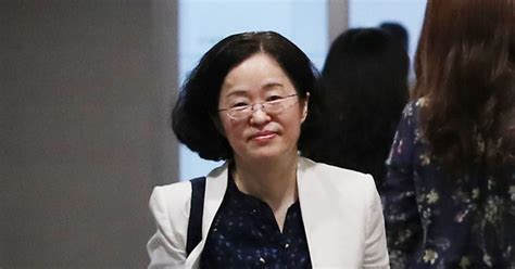 출근하는 조성욱 공정거래위원장 후보자