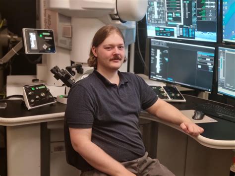 Rmit Researchers Successfully Form Planet Like Nanodroplets Liquid Metal Planet Like