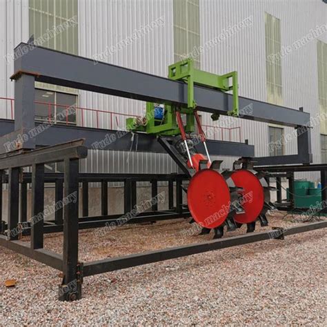 Chicken Manure Composting Machine Wheel Type Composting Machine Turnover Manure Fermentation