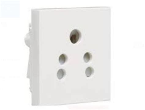 6 Ampere 220 Voltage Ip54 Ratting Square Polycarbonate Body 5 Pin Socket At Best Price In Mumbai