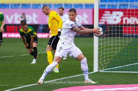 Захисник Динамо Денис Попов отримав травму у грі з Поліссям