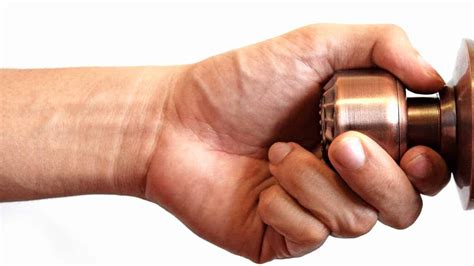 Door Knobs Vs Handles Ultimate Guide For Homeowners Aolp