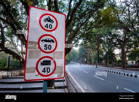 maximum speed limit sign board for different kinds of vehicle on