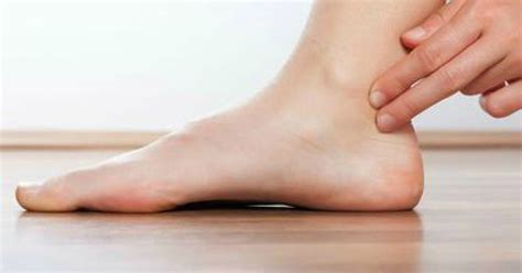 발바닥 통증 족저근막염 최근 5년간 2배 증가