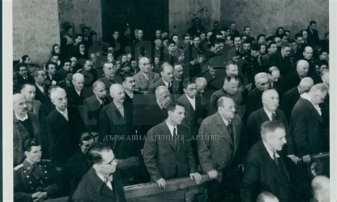 Почитаме паметта на жертвите на комунистическия режим и смъртните присъди на Народния съд ᐉ