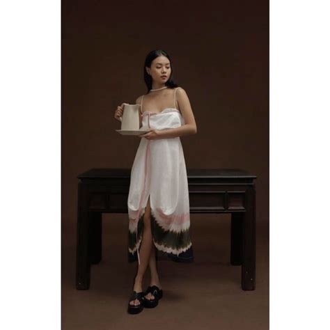 Đầm Kiểu Nữ Hai Dây Dáng Rộng Xẻ Tà The Country Wu Wei Cheng Dress Vải Cotton Trắng Phối Màu