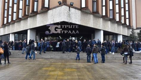 Погребаха Петър Христов Стотици се поклониха пред убития бизнесмен СНИМКИ Информационна