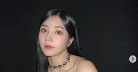 권은비 숨길 수 없는 글래머 몸매…워터밤 여신의 섹시미