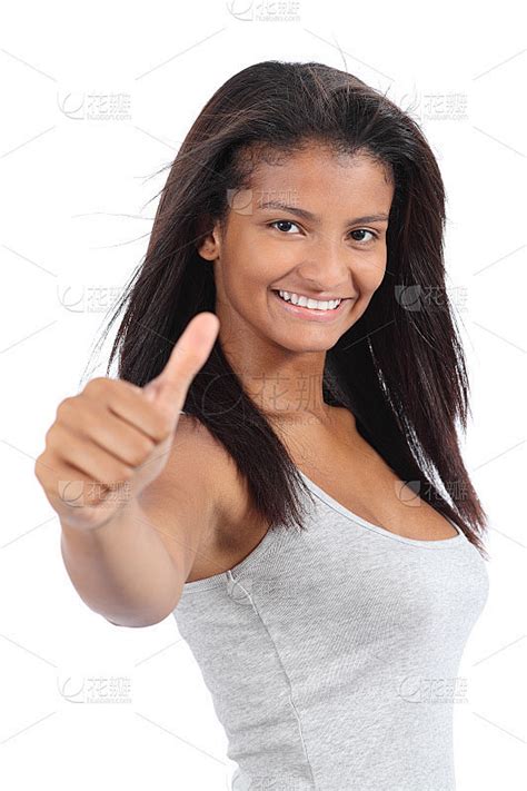 美丽的哥伦比亚少女竖起大拇指