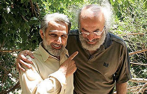 ۵ بازیگر نقش دکتر قریب در سریال روزگار قریب در یک قاب عکس روزنامه