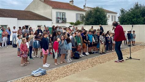 Une Rentrée Des Classes En Musique Et Dans Une Cour Toute Neuve à Lécole Isabelle Autissier De