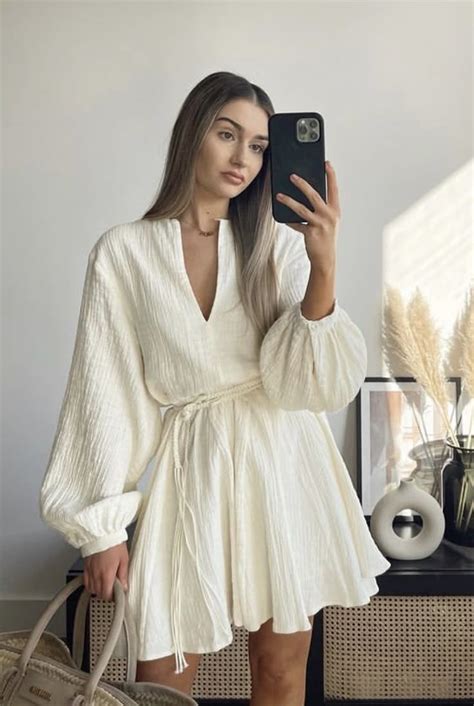 Pin by Bulutsu on A-AModa | Short dresses casual, Stylish outfits ...