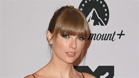 Inside The Incredibly Lavish Lives Of Taylor Swift S Three Cats