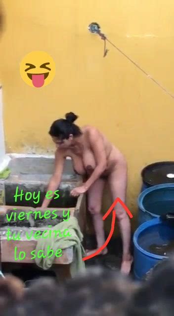 Vizinha Latina Flagrada Pelada Na Quintal Raspando Sua Xoxotinha Cnn Amador