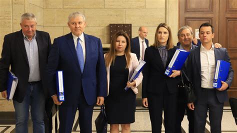 Местни избори СДС се регистрира самостоятелно в ЦИК в повечето общини