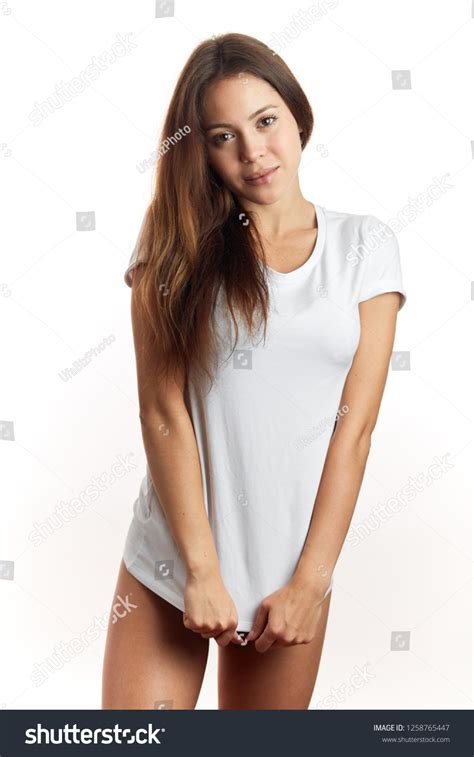 Calm Beautiful Model Hiding Her Naked Foto De Stock Shutterstock