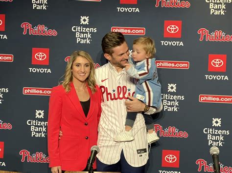 TREA TURNER AND FAMILY IN PHILLY HERE S THE INTRO PRESSER Fast Philly Sports