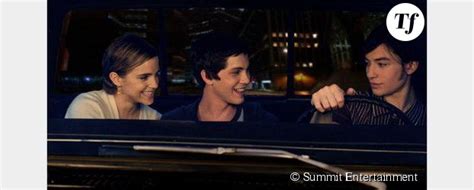 On A Vu Le Monde De Charlie Avec Emma Watson Ezra Miller Et Logan